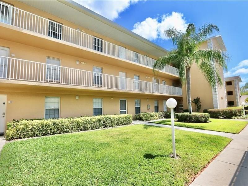 9640 Victoria LN C206, Naples, FL 34109 - MLS# 224036146 | CENTURY 21