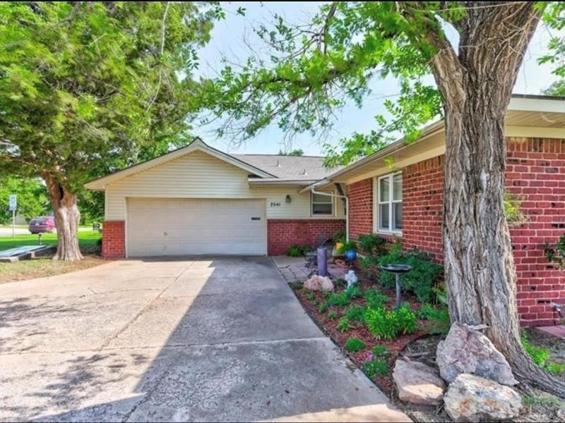 2541 NW 50th Street, Oklahoma City, OK 73112 - MLS# 1204393 | CENTURY 21