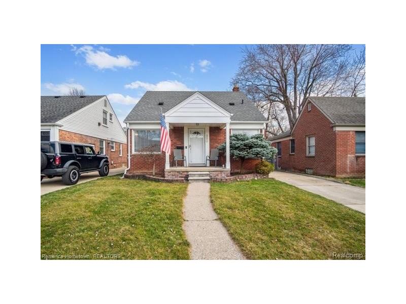 CENTURY 21 Real Estate Property