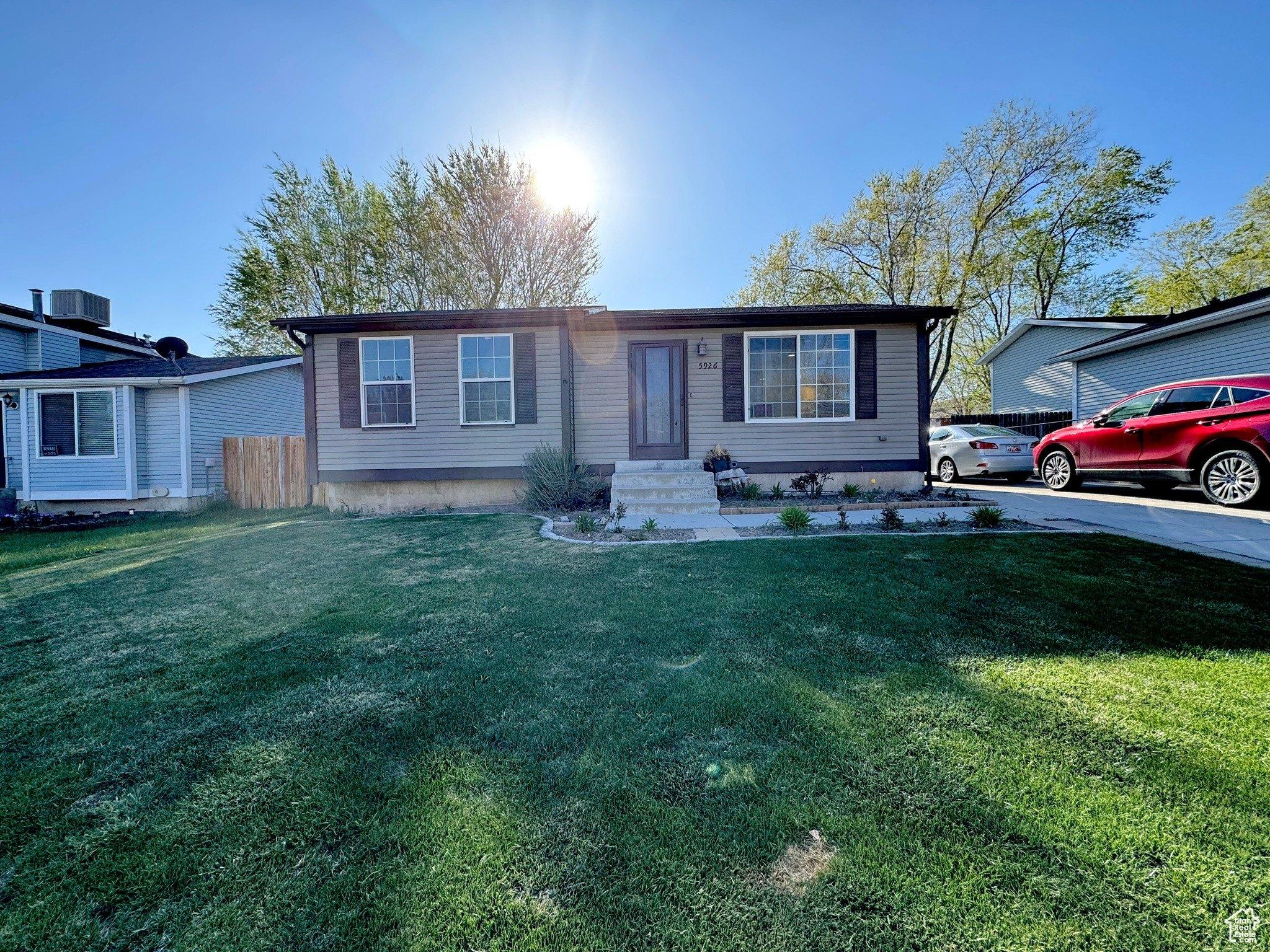 5926 S Blue Dr Taylorsville Ut 84129 Mls 1993569 Century 21
