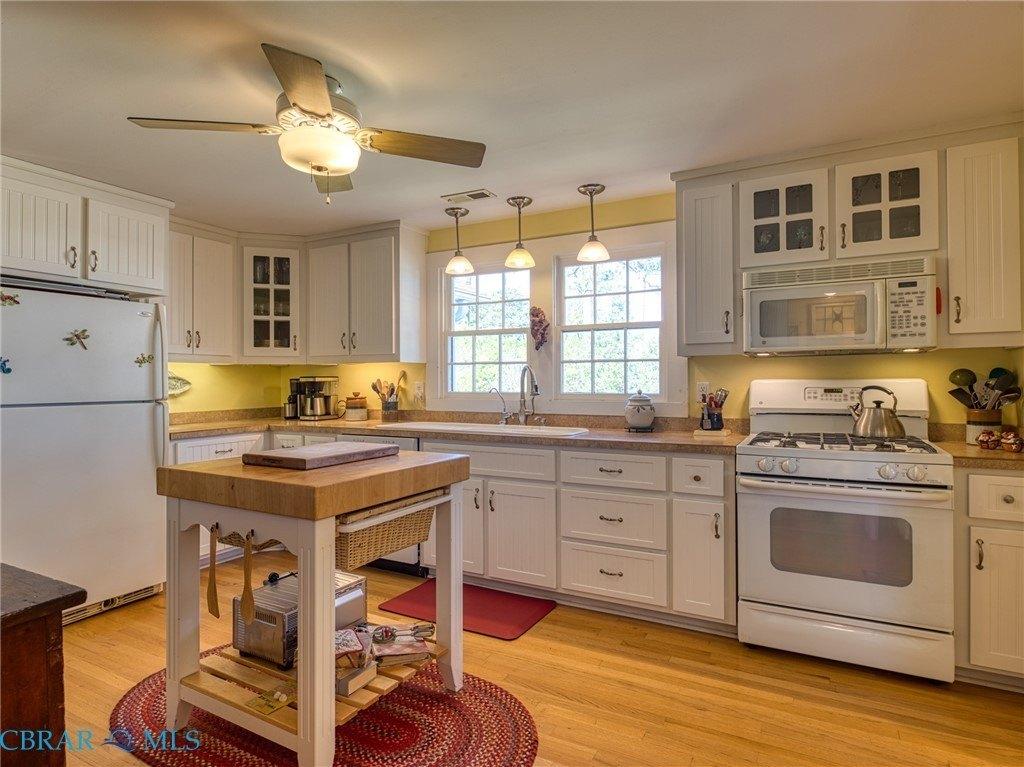 9078 Stump Point Road, Hayes, VA 23072 - MLS# 202500077 | CENTURY 21