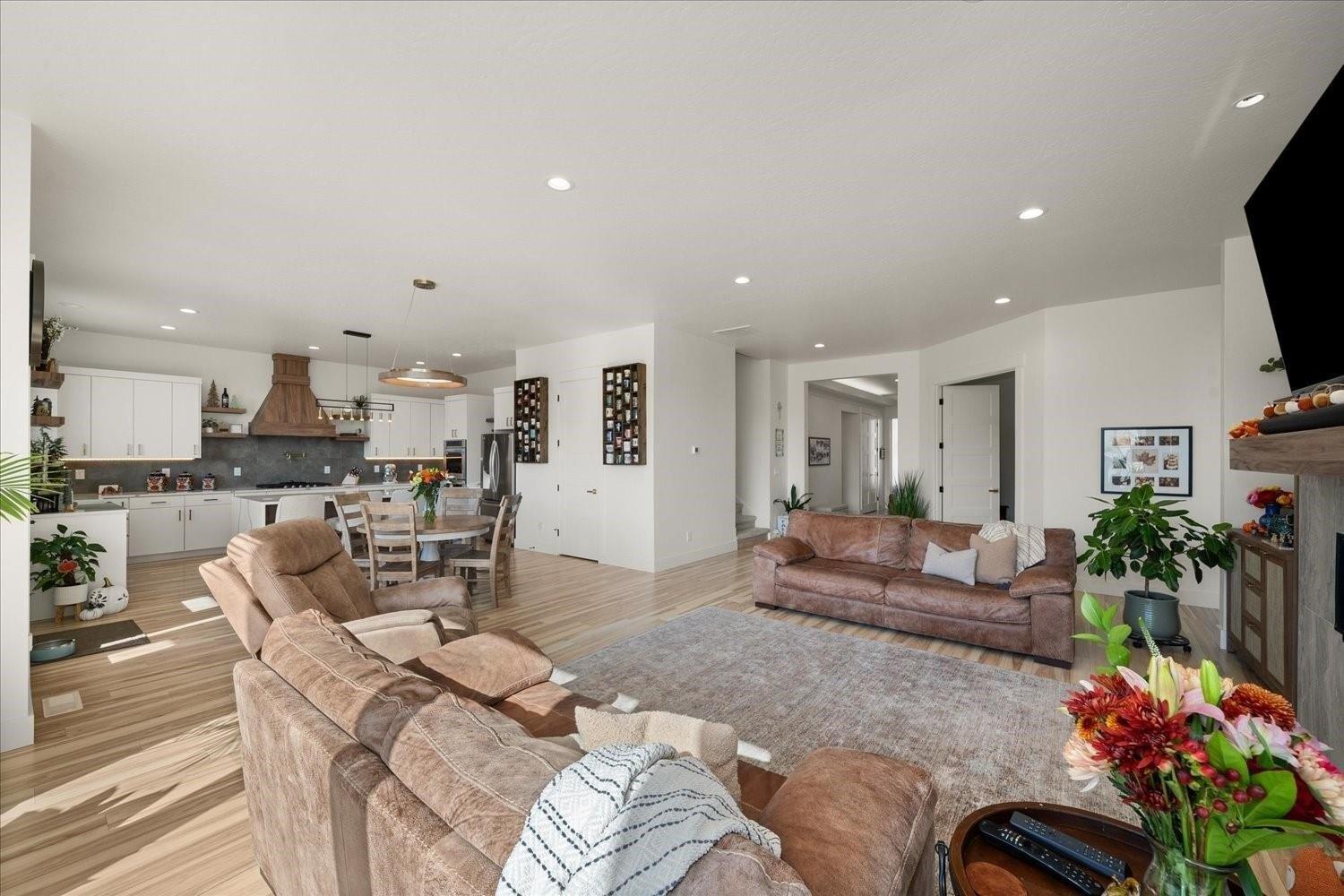 18006 E Apollo Rd, Greenacres, WA 99016 - MLS# 202526468 | CENTURY 21